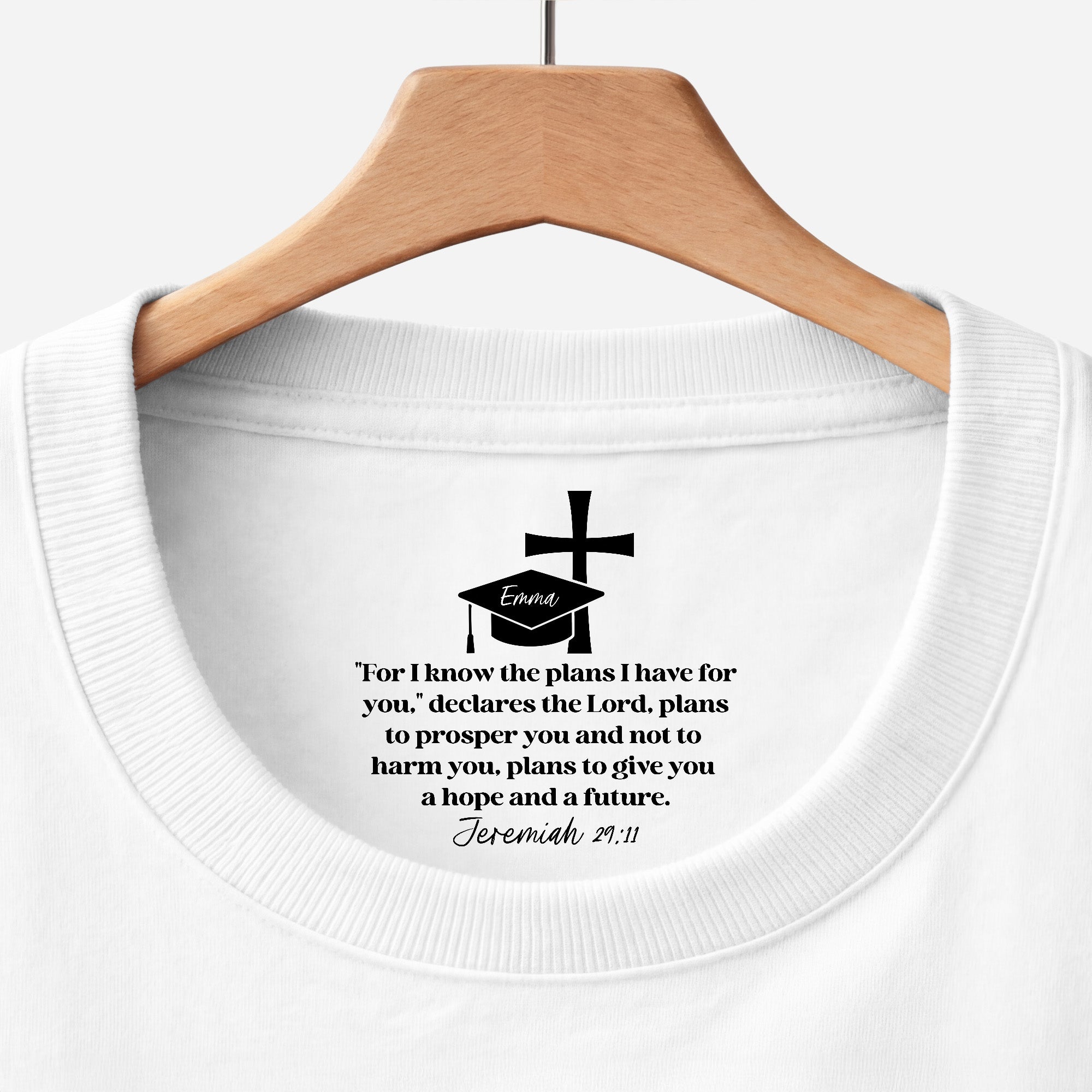 20+ Thoughtful Graduation Gifts for Girlfriend She’ll Truly Love ...